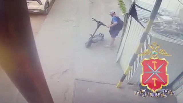 В Туле полицейские по горячим следам раскрыли кражу дорогостоящего электросамоката