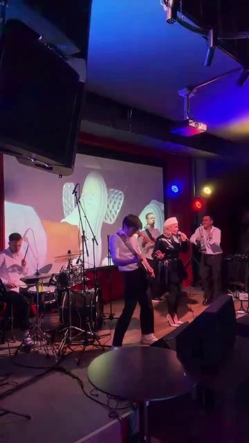 Когда вся банда в унисон заходит в бит. это нереально! 🎶