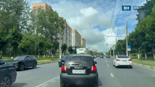 Очередь к заправке на улице Мира бензин по-прежнему нарасхват