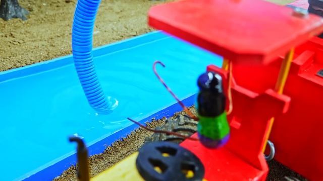 Мультфильм: Самодельная система полива для мини-трактора 💦 Спасаем пересохший огород