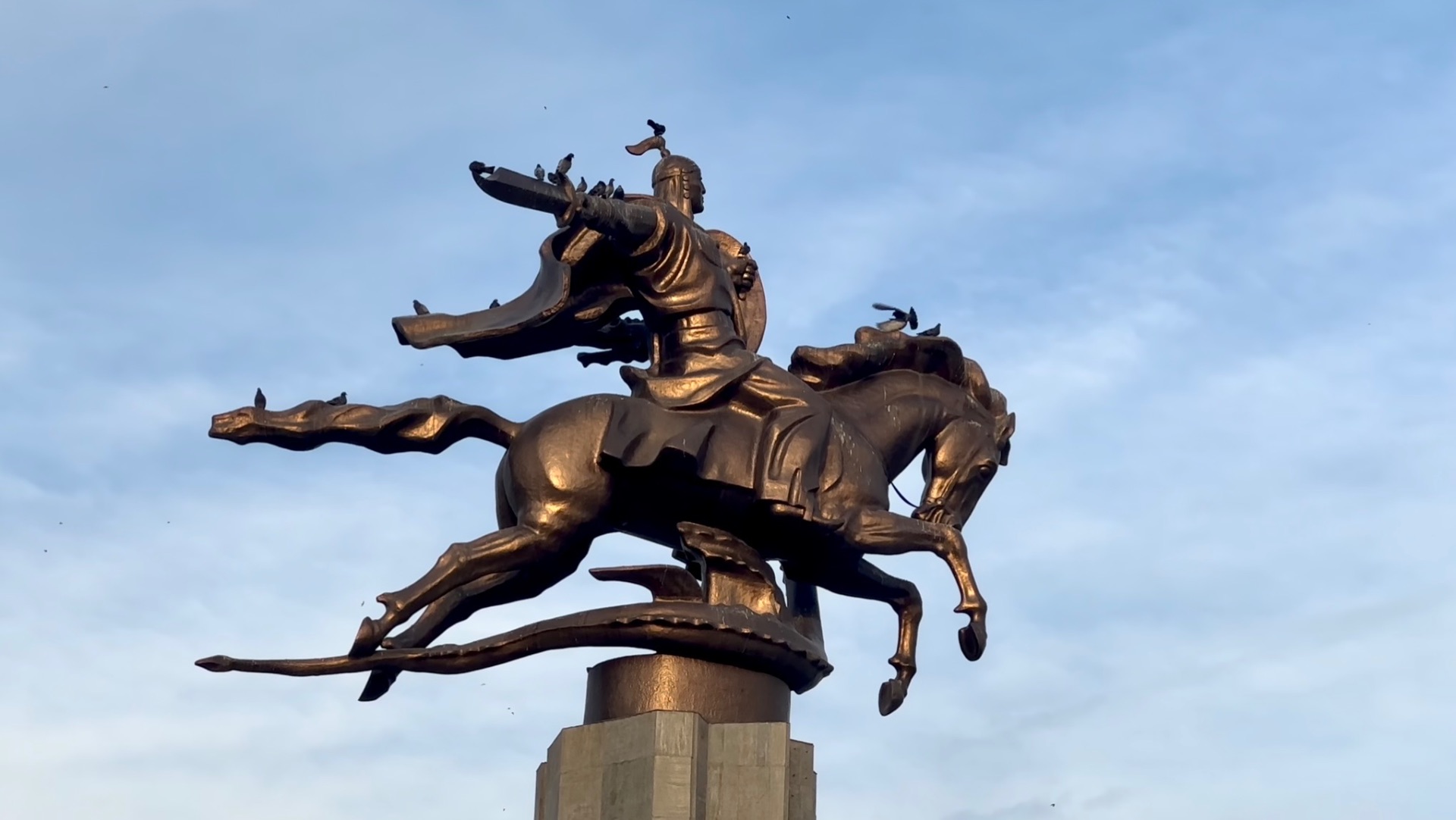 Киргизия Бишкек первый вечер в городе