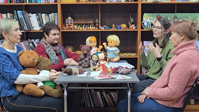 Видеоподкаст "АРТ-точка" Выпуск 1. Добрые игрушки