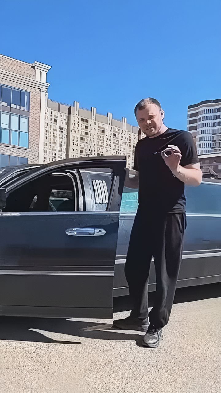 ЮРА ВОЛКОВ ПОСТАВИЛ ПНЕВМУ НА ЛИМУЗИН