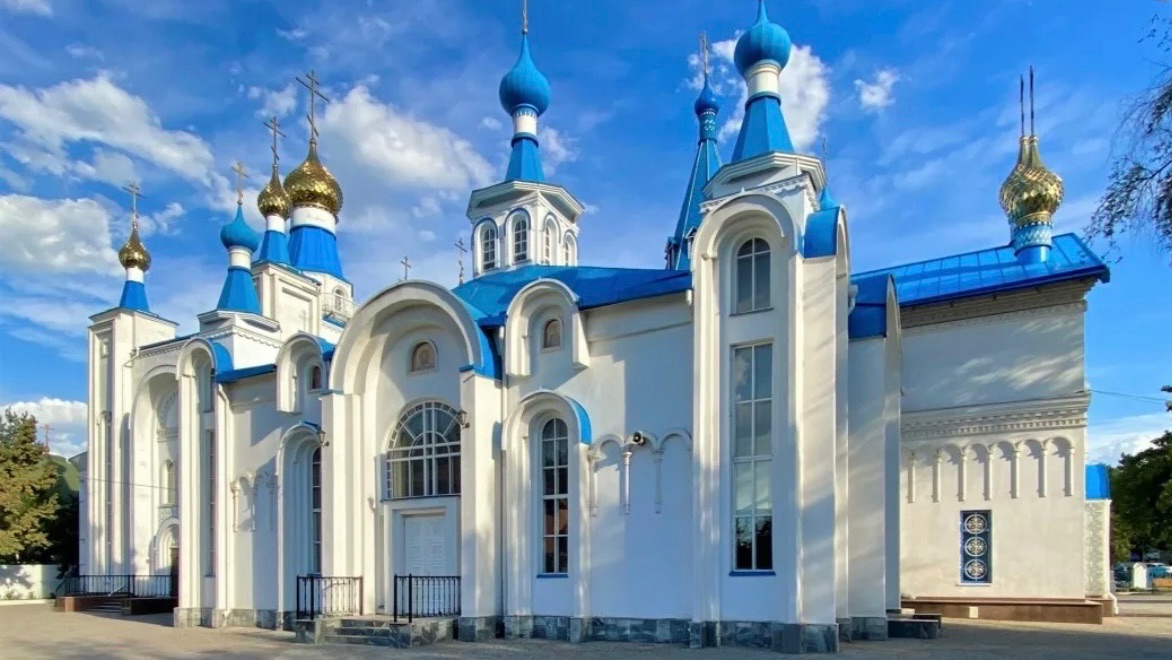 Свято-Воскресенский собор на проспекте Шелкового пути Бишкек Киргизия 18.06.2026