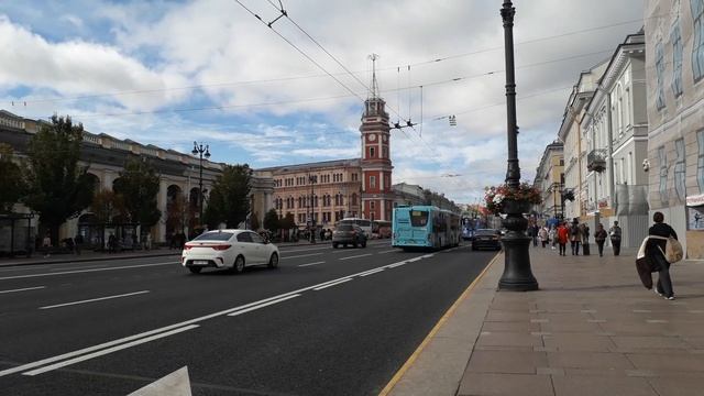 Санкт-Петербург. Невский проспект. утро. ветер. Думская башня. Гостиный двор. Гранд палас.