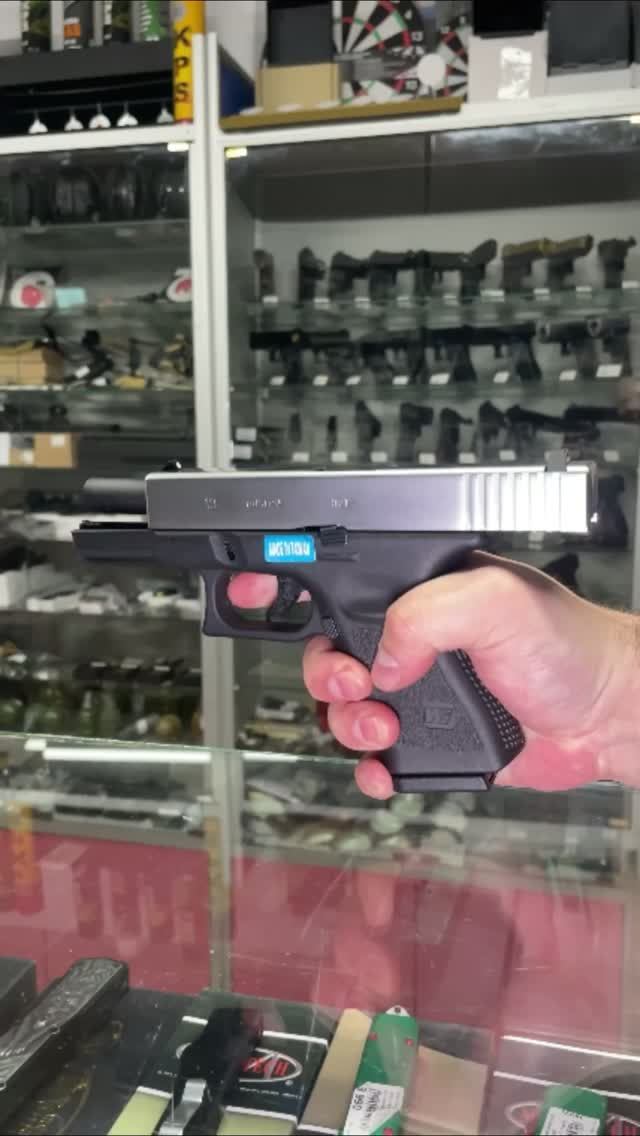 Страйкбольный пистолет WE Glock-19 Gen.3 Silver