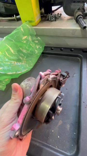 👨🔧 Замена помпы на Range Rover Evoque