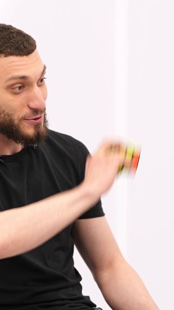 Собрал Кубик Рубика ЗА ОДНУ СЕКУНДУ! Как?! 😱