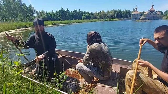 Труды в обители
