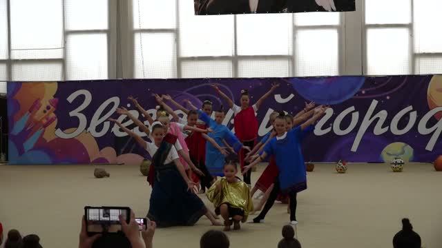 04 Индийский танец с золотым оленем