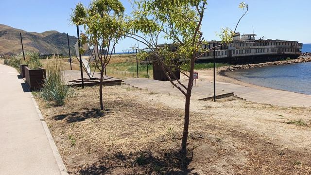 Прогулка по набережной Таврида.Арт от пляжа Арт.Море до Мидийного пляжа. Судак