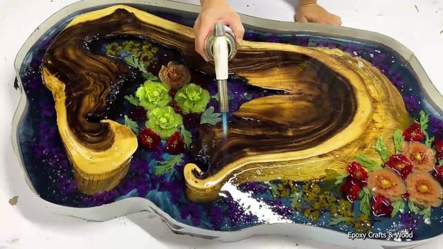 Великолепный стол из дерева, ФЛОРИСТИКИ и эпоксидной смолы