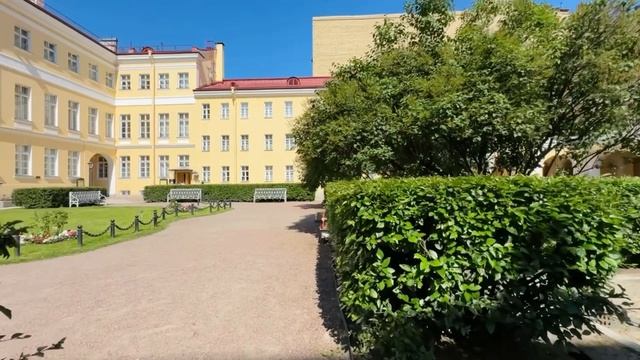 Внутренний дворик Музея Пушкина в Санкт-Петербурге