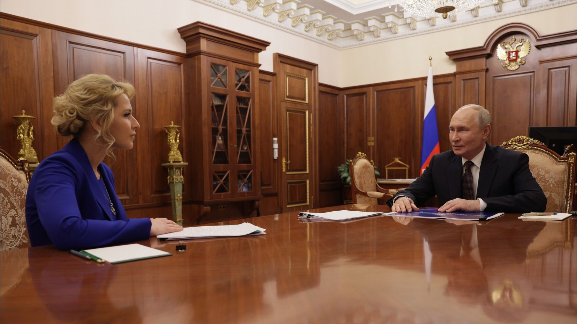 Владимир Путин с Уполномоченным по правам человека в РФ Яной Лантратовой, Кремль, 29 июня 2026