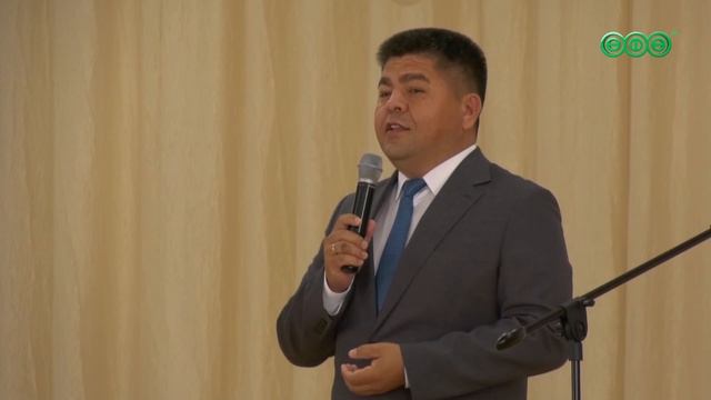 Рустам Шарипов побывал на выпускном у одиннадцатиклассников в Нагаево