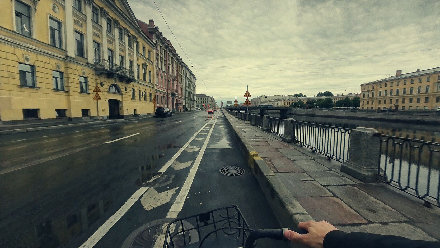 На велосипеде по Фонтанке в 5 утра