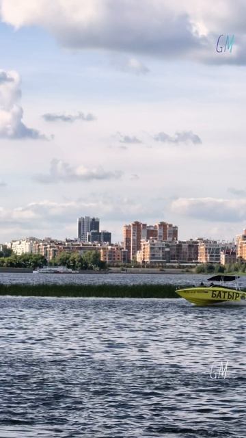 На волнах у Кремля: Казань.