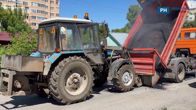 Дорожники продолжают ямочный ремонт на улицах Рязани