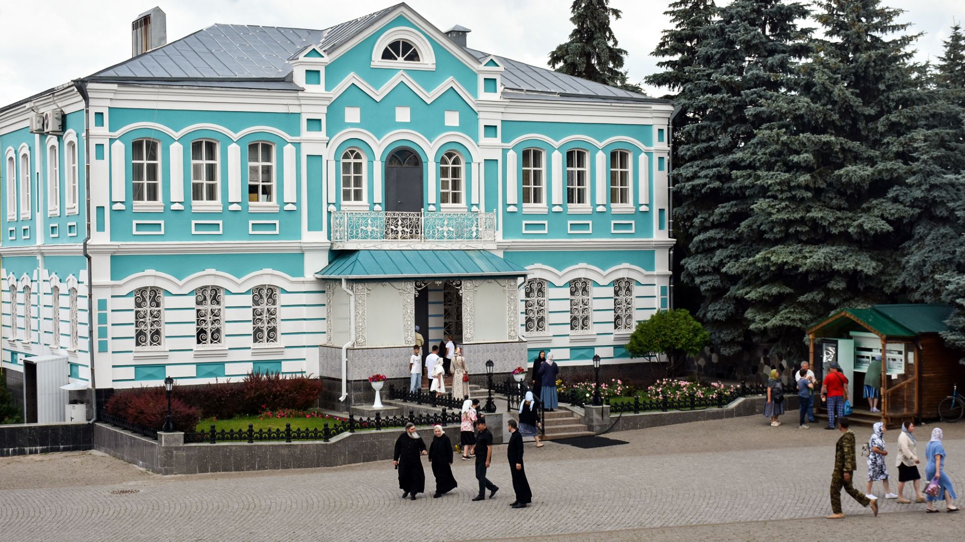 А зори здесь тихие...