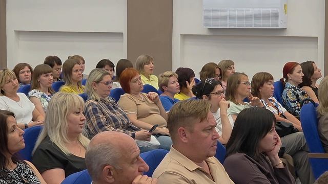 Сергей Баталов встретился с жителями Светлого