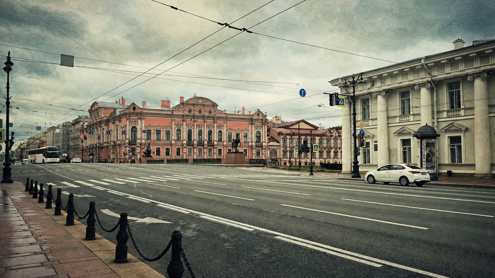 6 утра на Невском проспекте