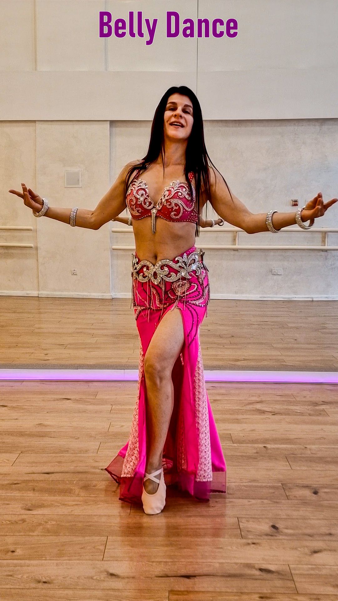 Belly Dance — это не просто красивое и экзотическое искусство, но и невероятно полезная практика для