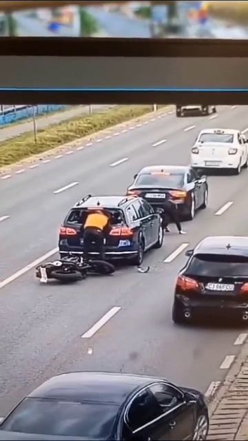 Им надо в цирк