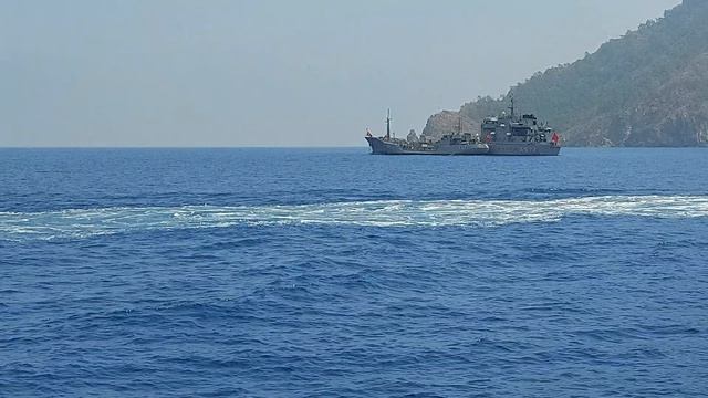 Военный корабль в заливе Турции