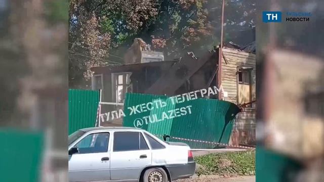 В Туле начали сносить заброшенное здание на Мезенцева