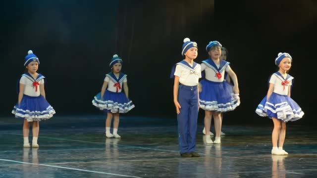 «На палубе матросы»: зажигательный танец от центра танца «Пико» ⚓💃🕺