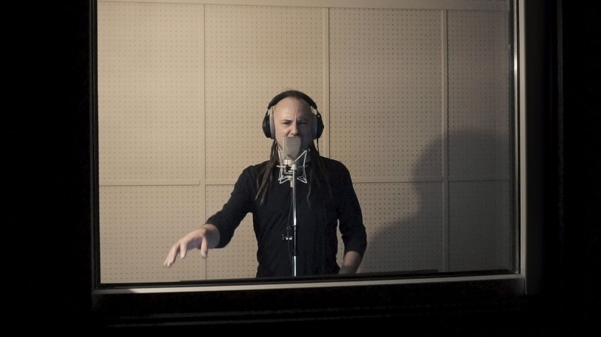 Recording a scratch vocal for MANTIC.
