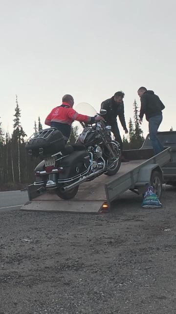Как затолкать 360 кг Harley-Davidson  на прицеп!?