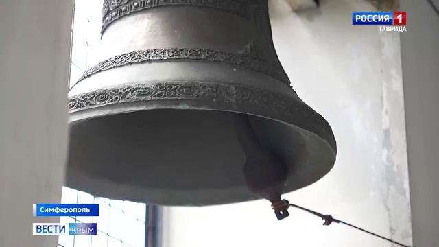 В Симферополе провели экскурсию по Кафедральному Александро-Невскому собору