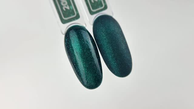 Выкраска: Гель–лак UNO №200 Малахит - Malachite