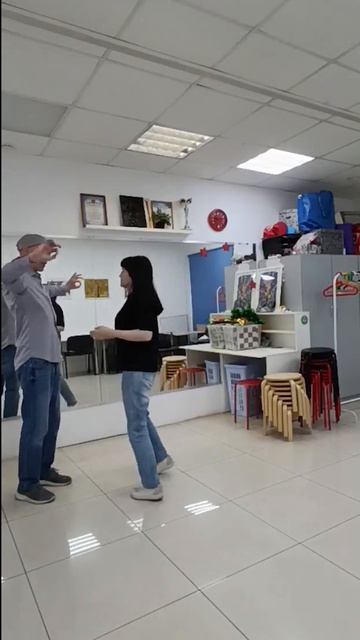 Два пути в обучении: через голову или через тело? 🧠💃