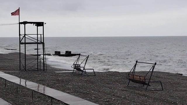Адлер, май, было зябко.