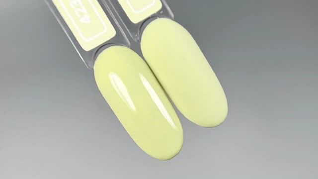 Выкраска: Гель–лак UNO №423 Фисташка - Pistachio