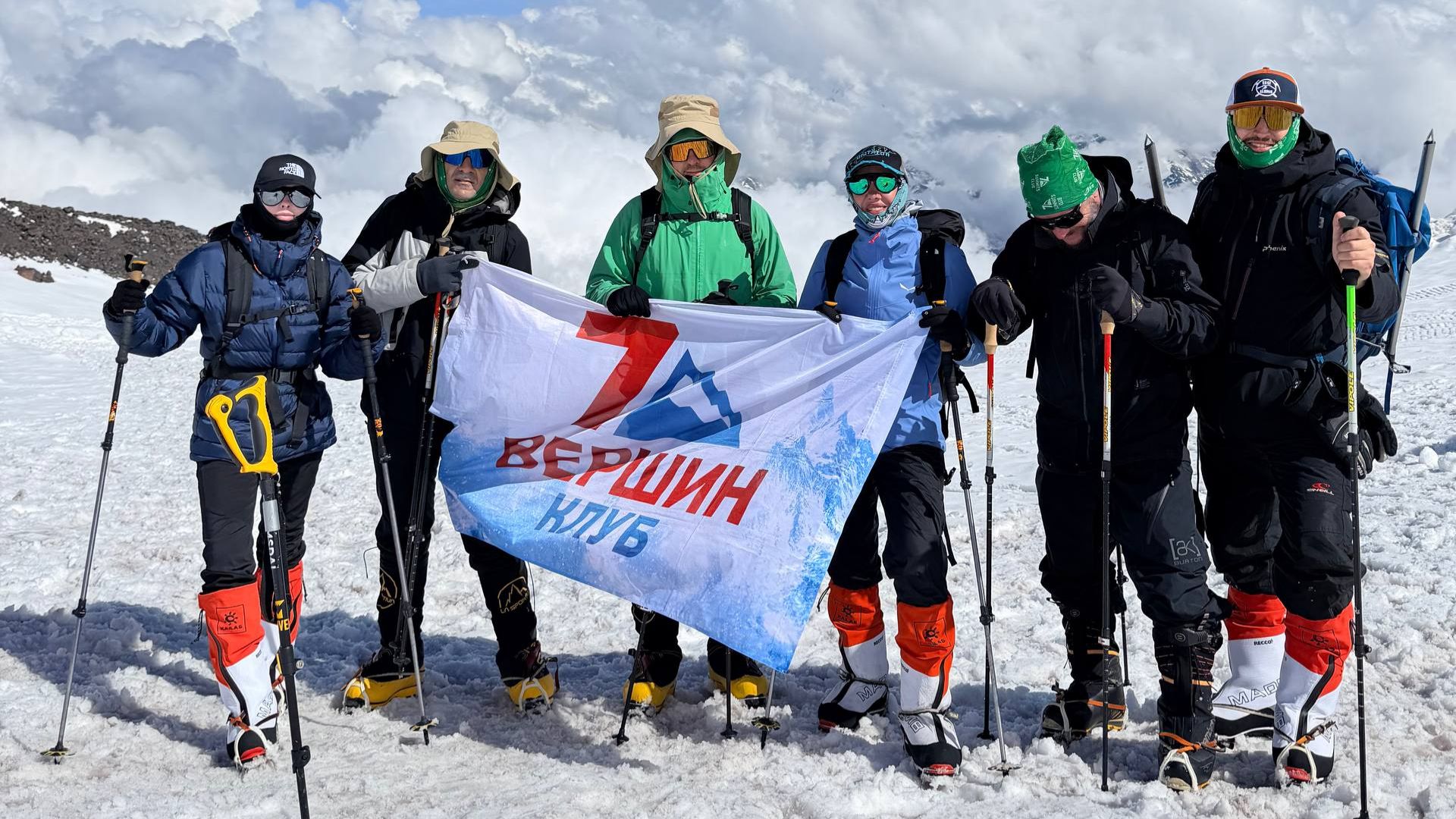 Группа Клуба 7 Вершин «Все дедлайны прошли» поднялась на приют Нацпарк и провела тренировку на снегу