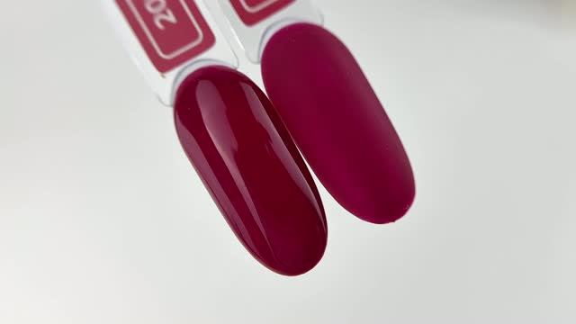 Выкраска: Гель–лак UNO №203 Дерзкая ягода - Daring Berry