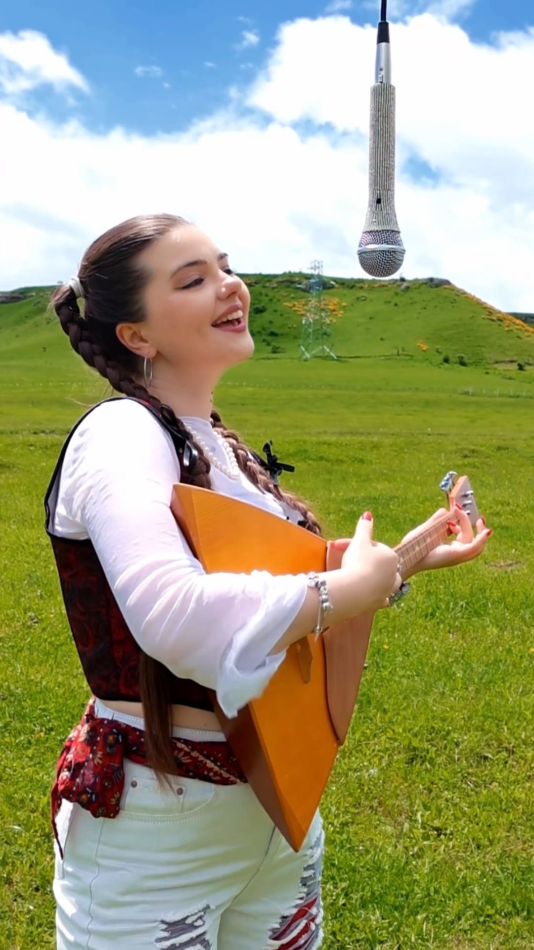 В ТРЕНДЫ, БАЛАЛАЙКА! 🔥 17.07 - делай пресейв 🎶 (ссылка в комментариях) #сниппет #тренды #премьера