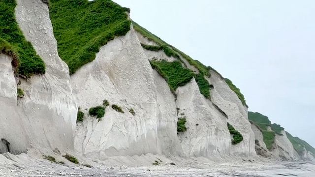 Белые скалы на острове Итуруп