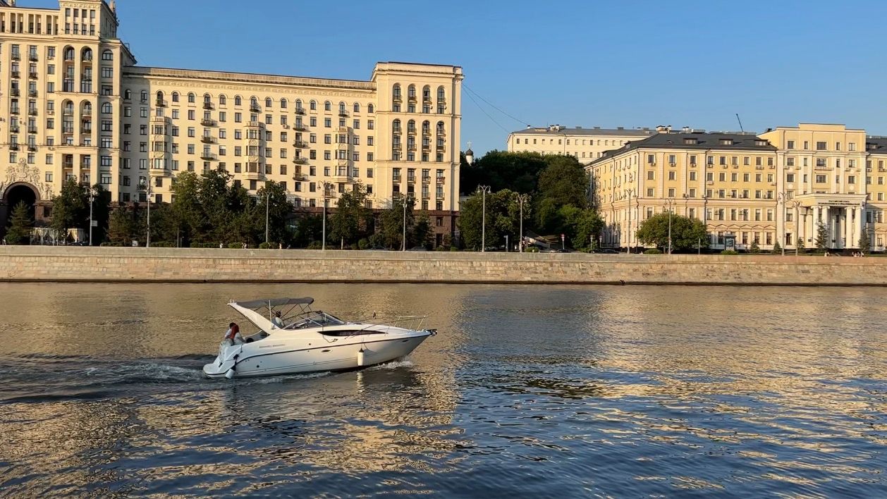 Вид на высотку! Аренда 2-комнатной квартиры, 90 кв.м. (ID 47835)