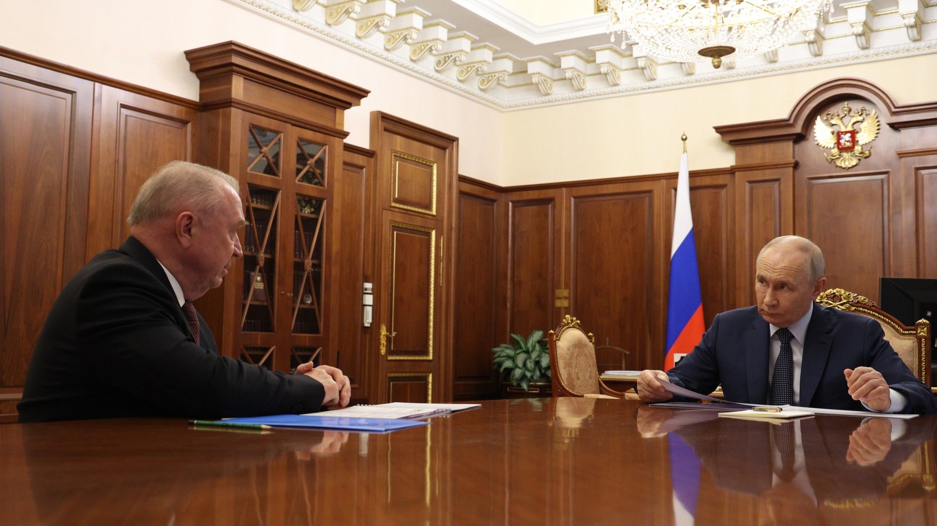Владимир Путин с президентом Торгово-промышленной палаты Сергеем Катыриным, Кремль, 9 июля 2026 года