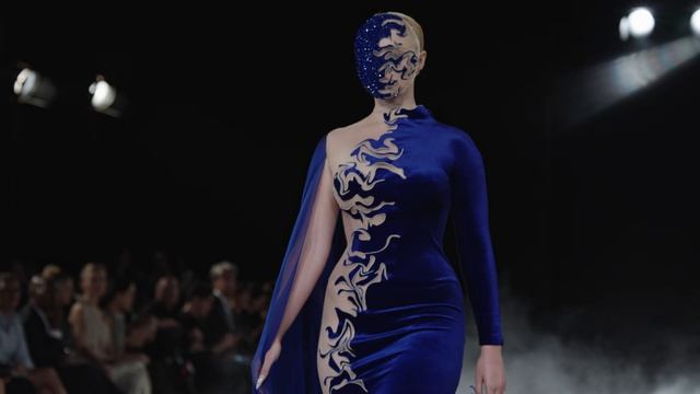 Показ женской коллекции Iris van Herpen "Sonic Starquakes" осень-зима 2026-2027 - 4К