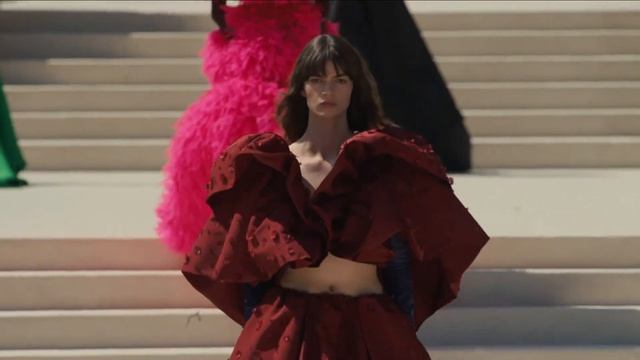 Показ женской коллекции Balenciaga 55th Couture Collection