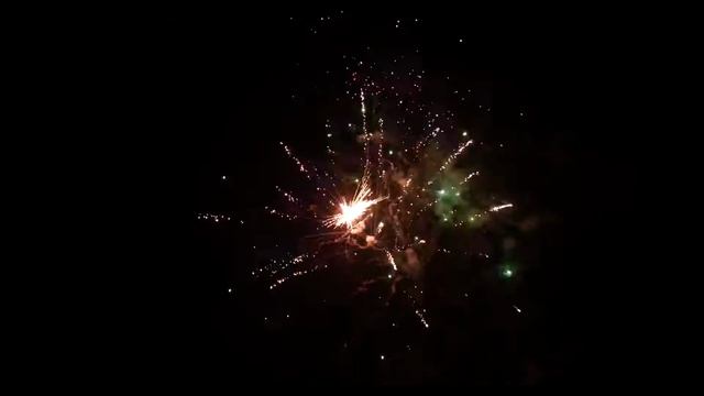 Салютные батареи свыше 100 залпов