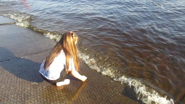 Полина на набережной