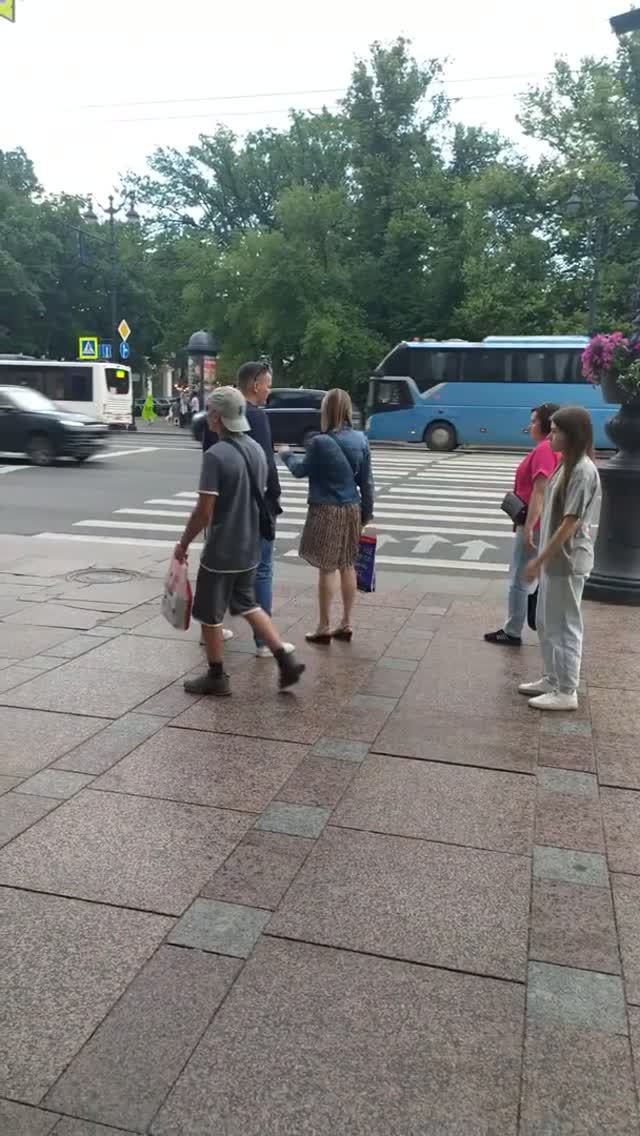Кажется дождь собирается... Ленинград (Санкт-Петербург), Невский проспект Фрагмент 4А