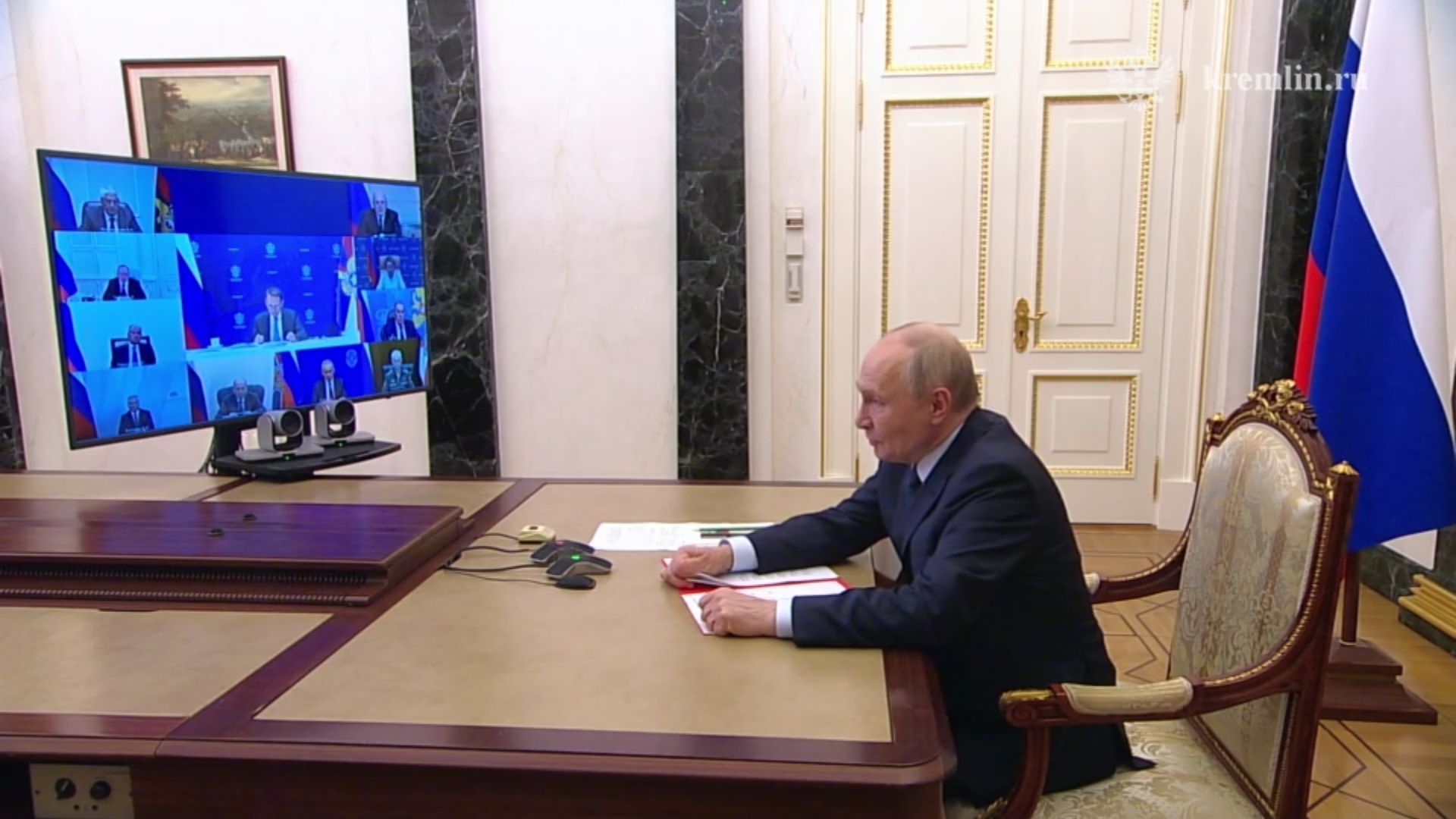 Президент по видеосвязи оперативное совещание с членами Совета Безопасности, Кремль, 17 июля 2026