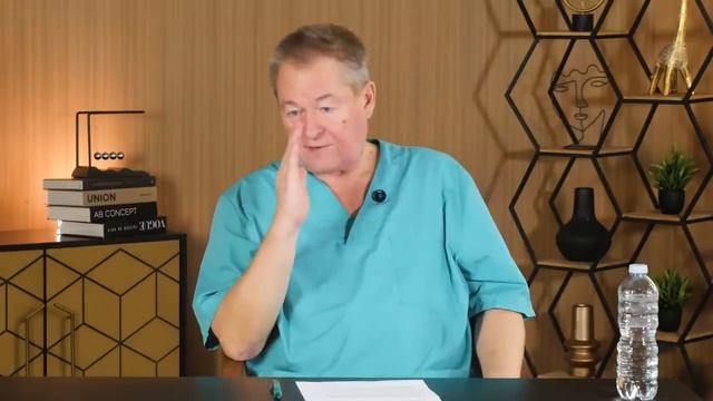 Почему вы забываете слова_ Сжатые сосуды в шее перекрывают кровь мозгу